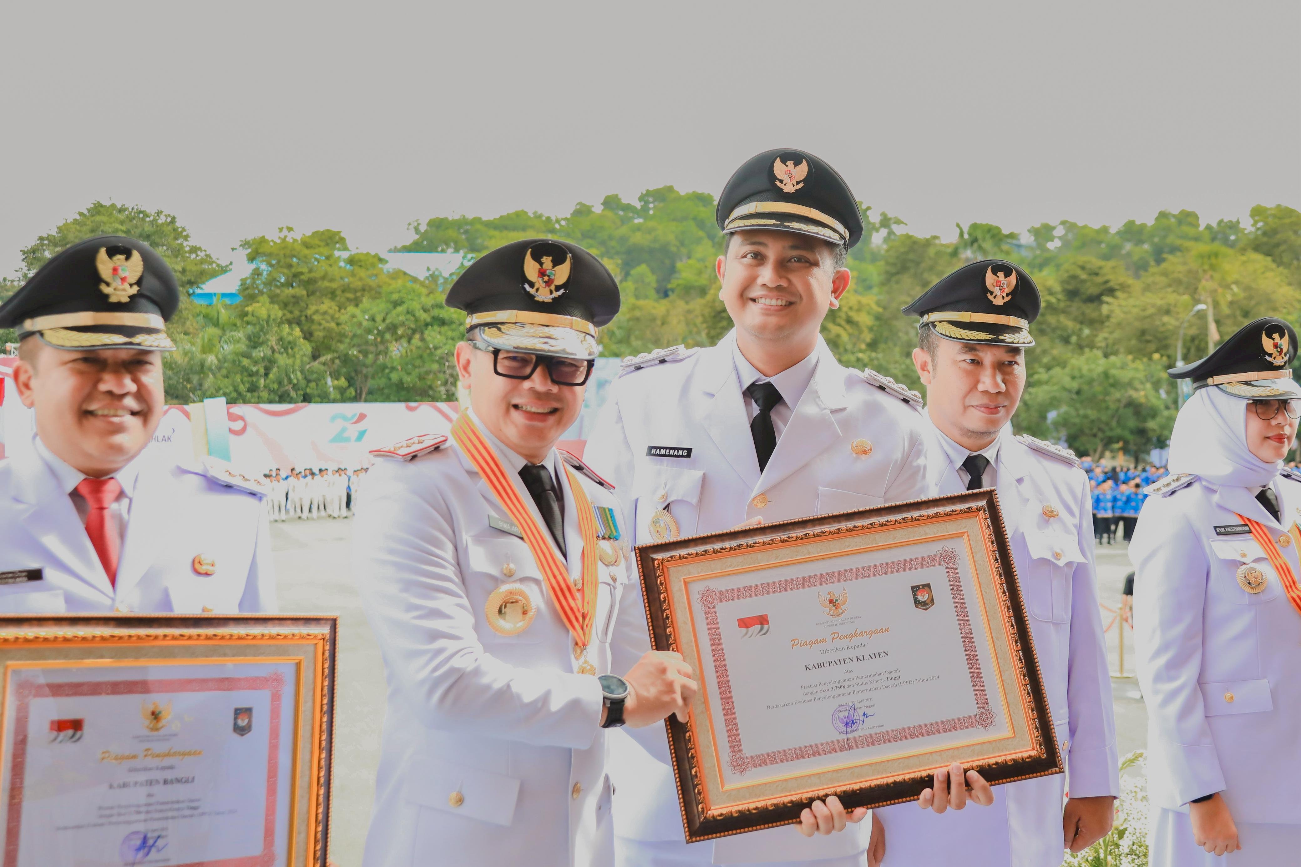 Bupati Klaten Raih Peringkat 2 Penghargaan EPPD Tahun 2024 - Kab. Klaten